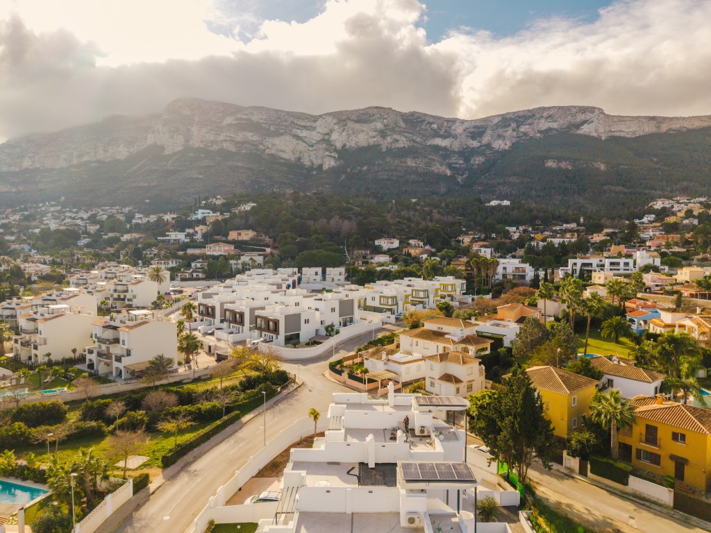 Penthouse with 2 Bedrooms and 2 Bathrooms in Residencial Montgó Zen ...